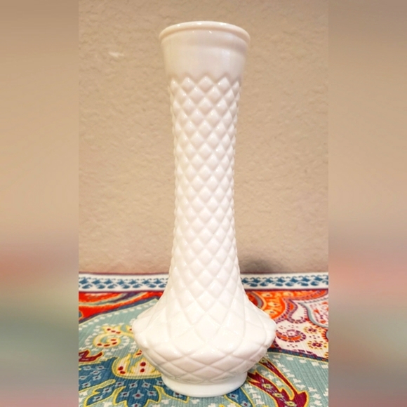 Source Unknown | Accents | Vintage Diamond Quilt Pattern Milk Glass Bud ...